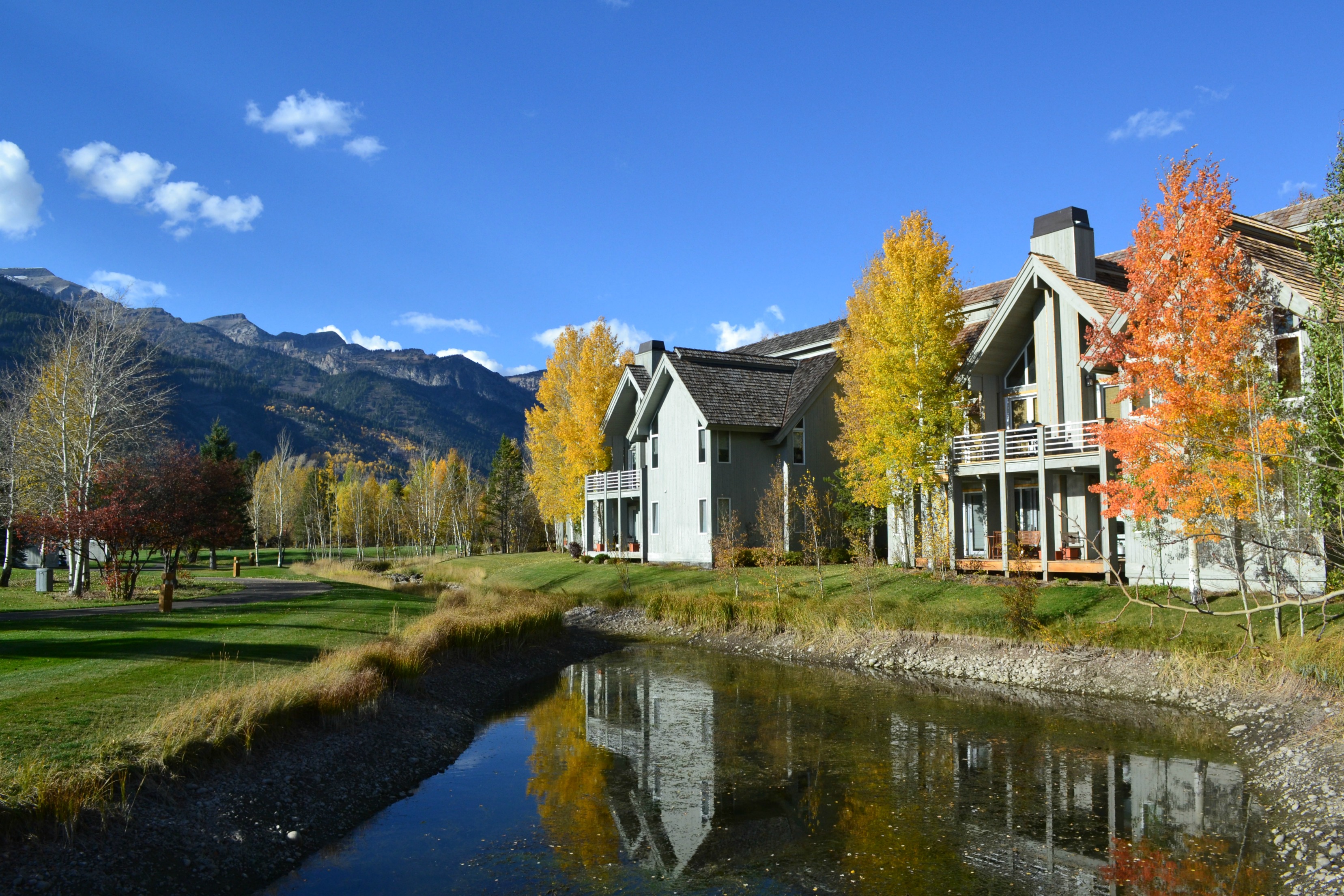 Back Exterior (1) - Jackson Hole Reservations